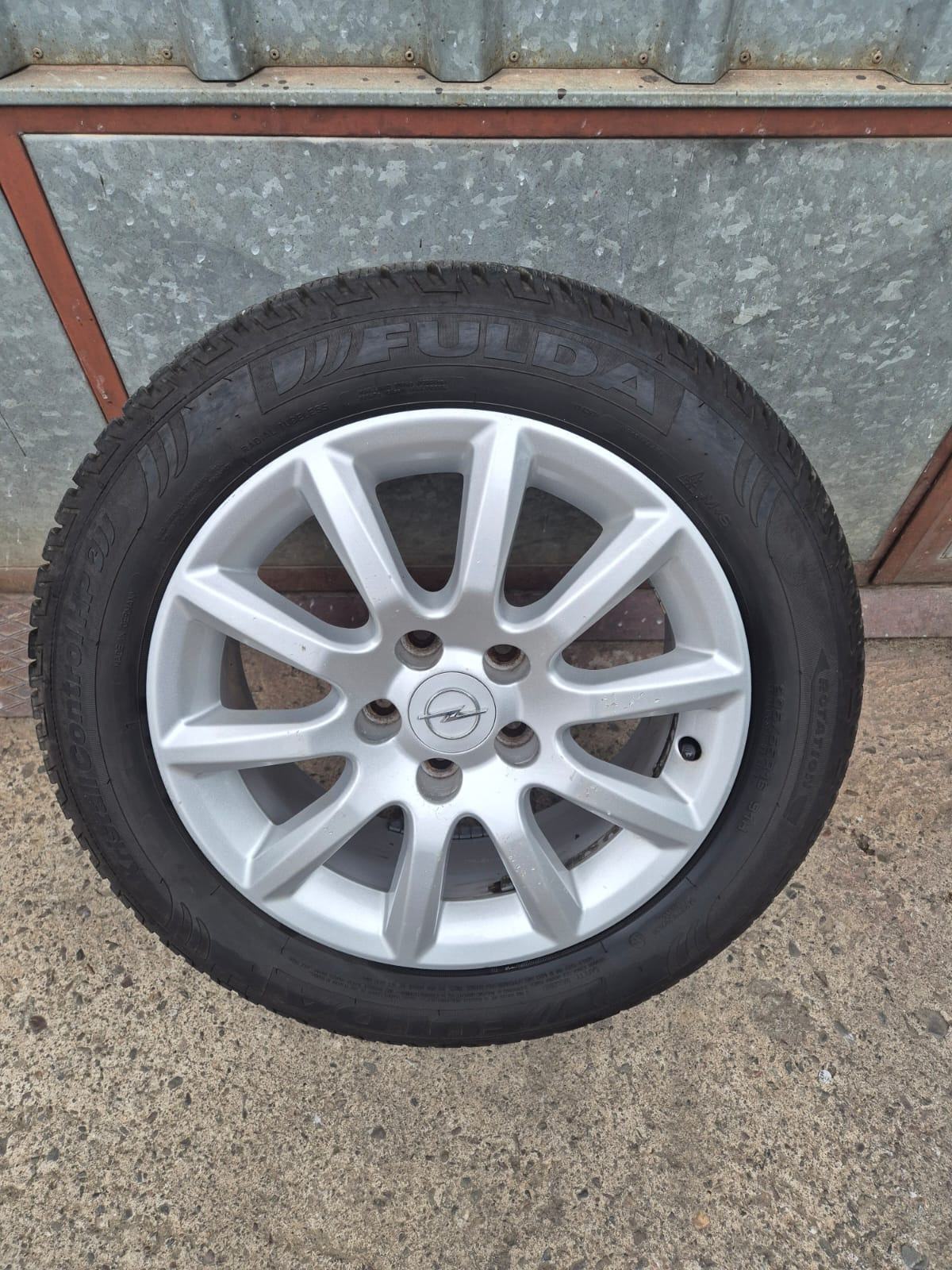 Gume zimske Fulda 205/55/16 kom4.