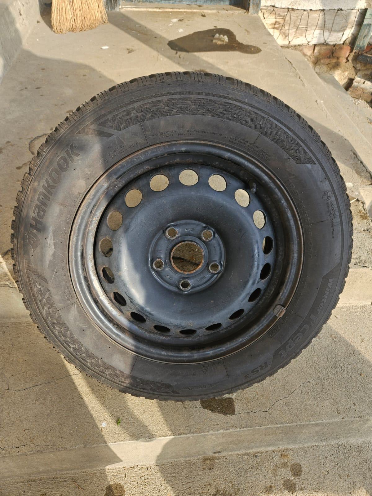 Gume sa felgama zimske Hankook - kao nove: 195/65/15 - 4 kom.