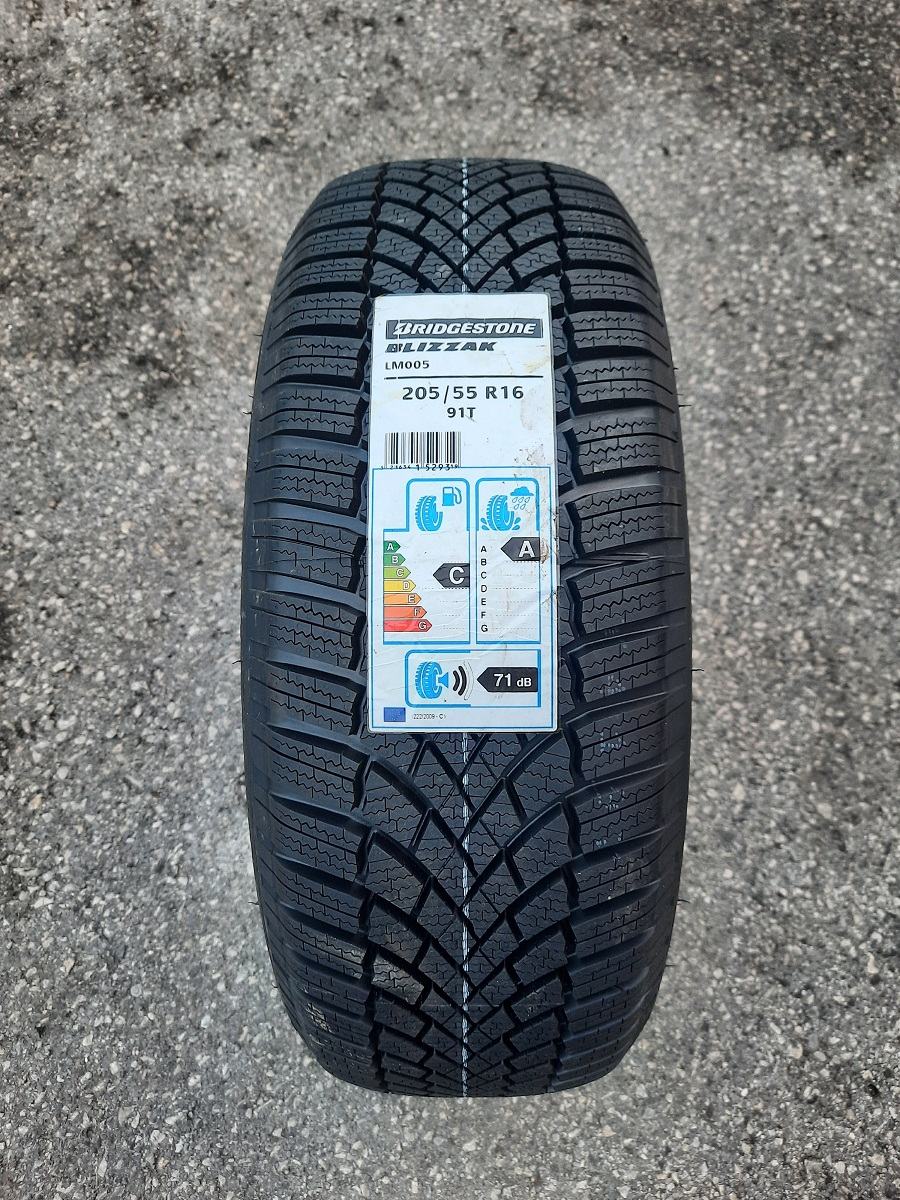 205/55/16 nove zimske Bridgestone Blizzak LM005 95e/kom