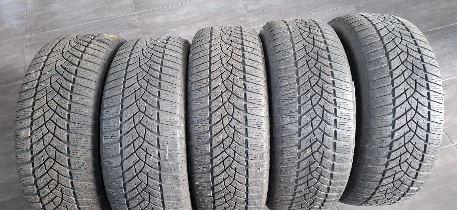 215/60/16 good year zimska 4 kom.