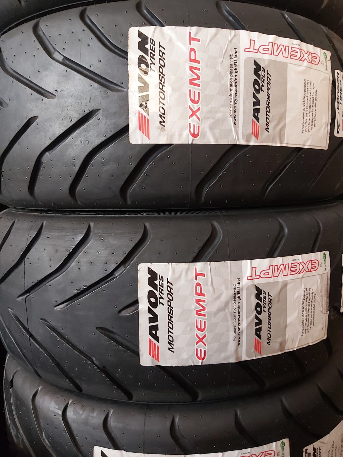 Avon ZZR semi slick 195 50 R15