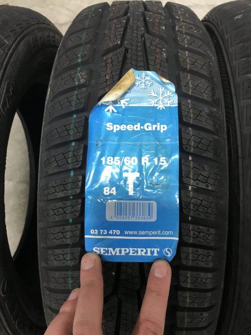 NOVA guma 185/60/15 84T Semperit Speed-Grip M+S - 1 KOMAD