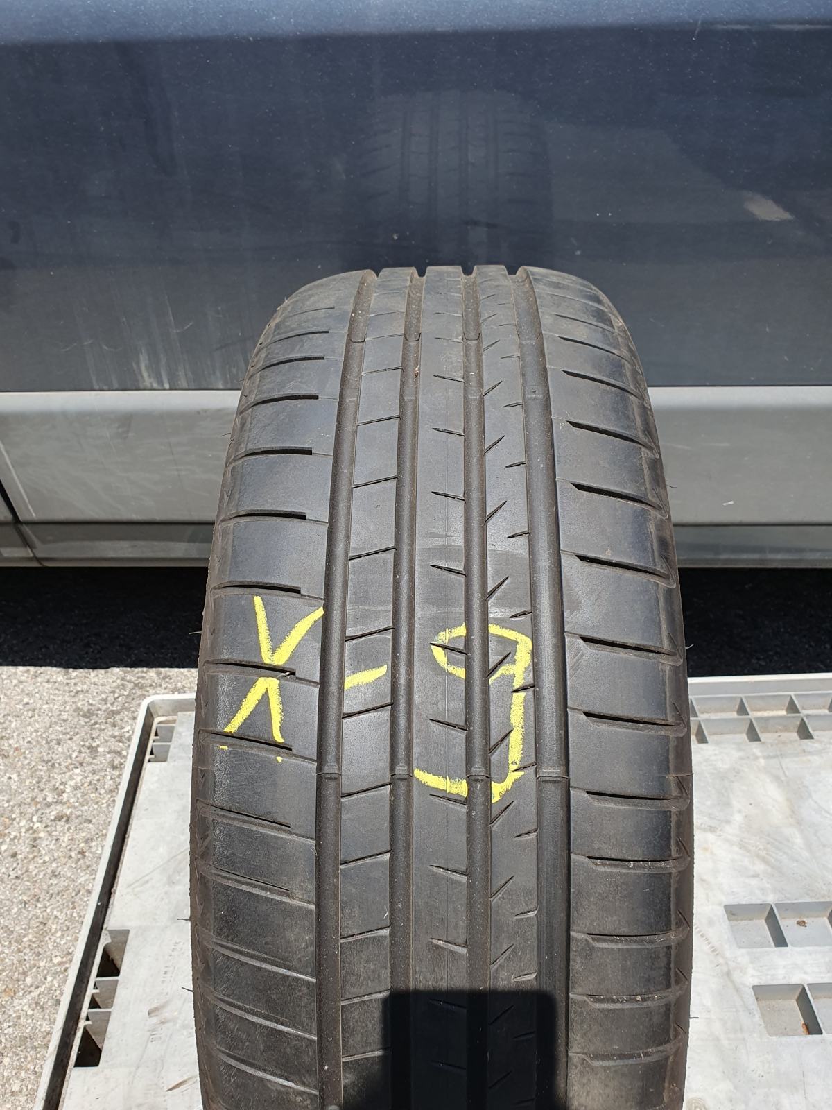 Guma ljetna Bridgestone 235/45/20 ljetna 1 kom.