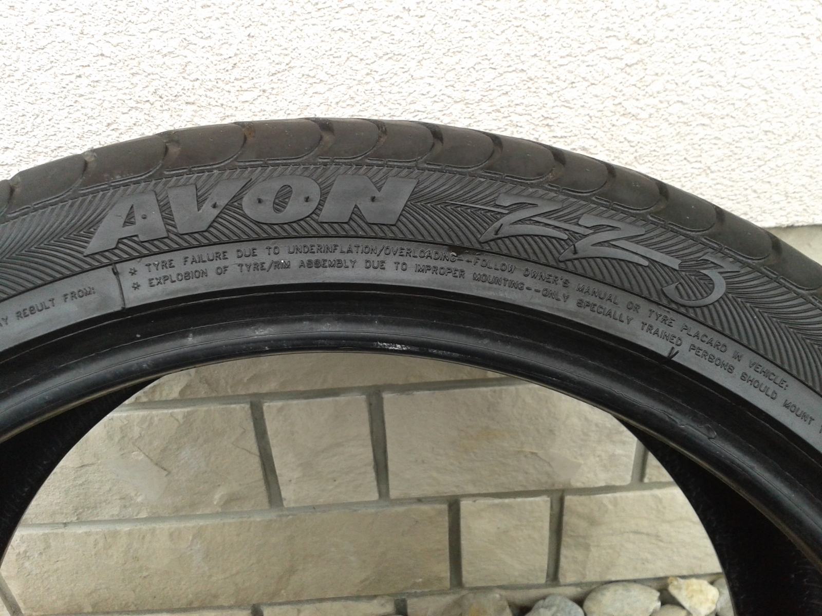 GUME AVON ZZ3 235/40-18