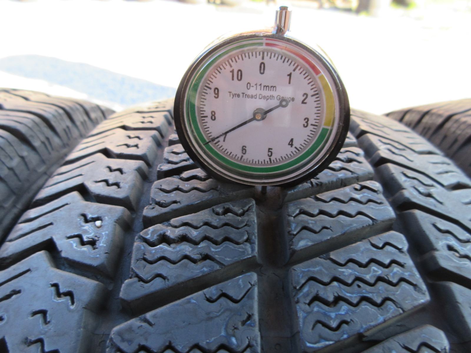 Gume Barum 195/65/16C-Kombi gume zimske 4 kom.DOT2017/16