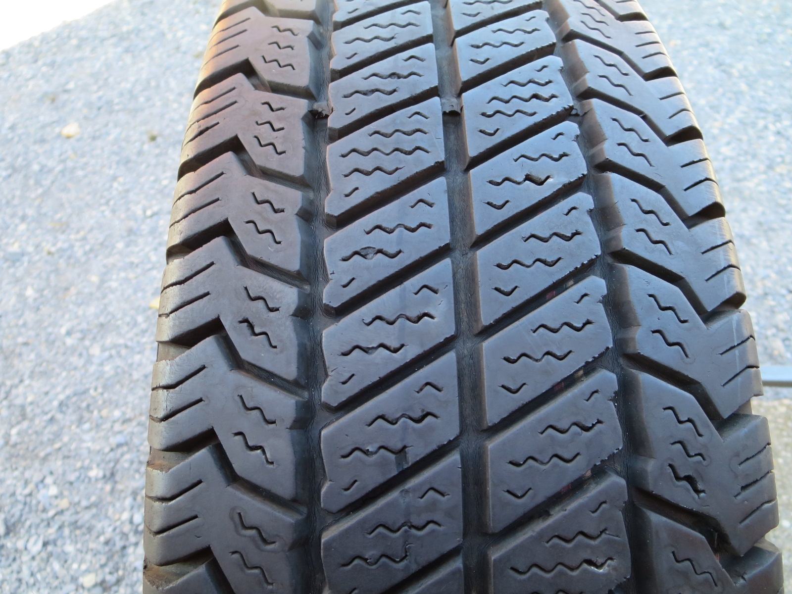 Gume Barum 195/75/16C zimska 1 kom Kombi guma-Šara 6mm DOT3914!