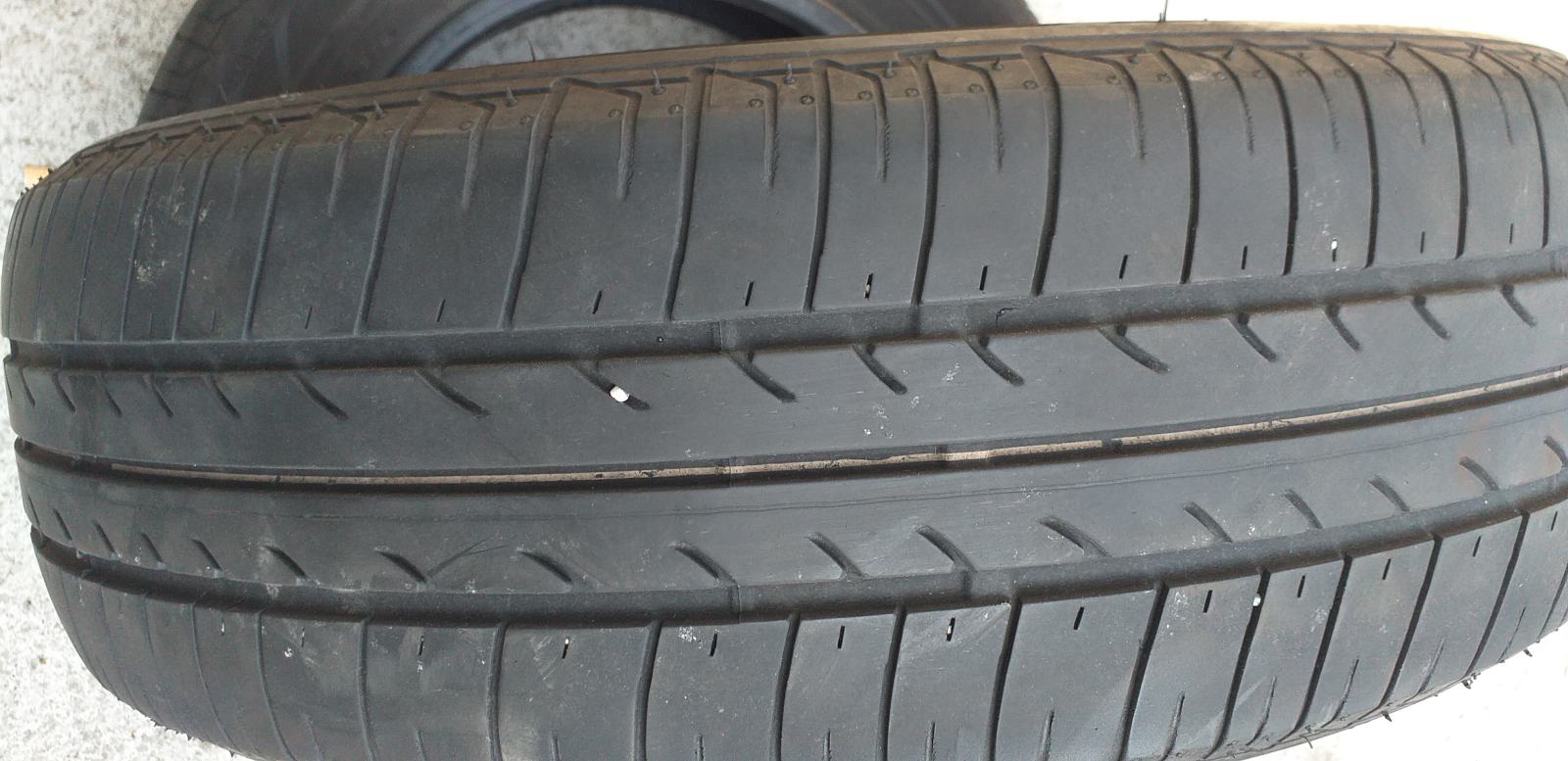 Gume Bridgestone 185/65/15 ljetna 2 kom.
