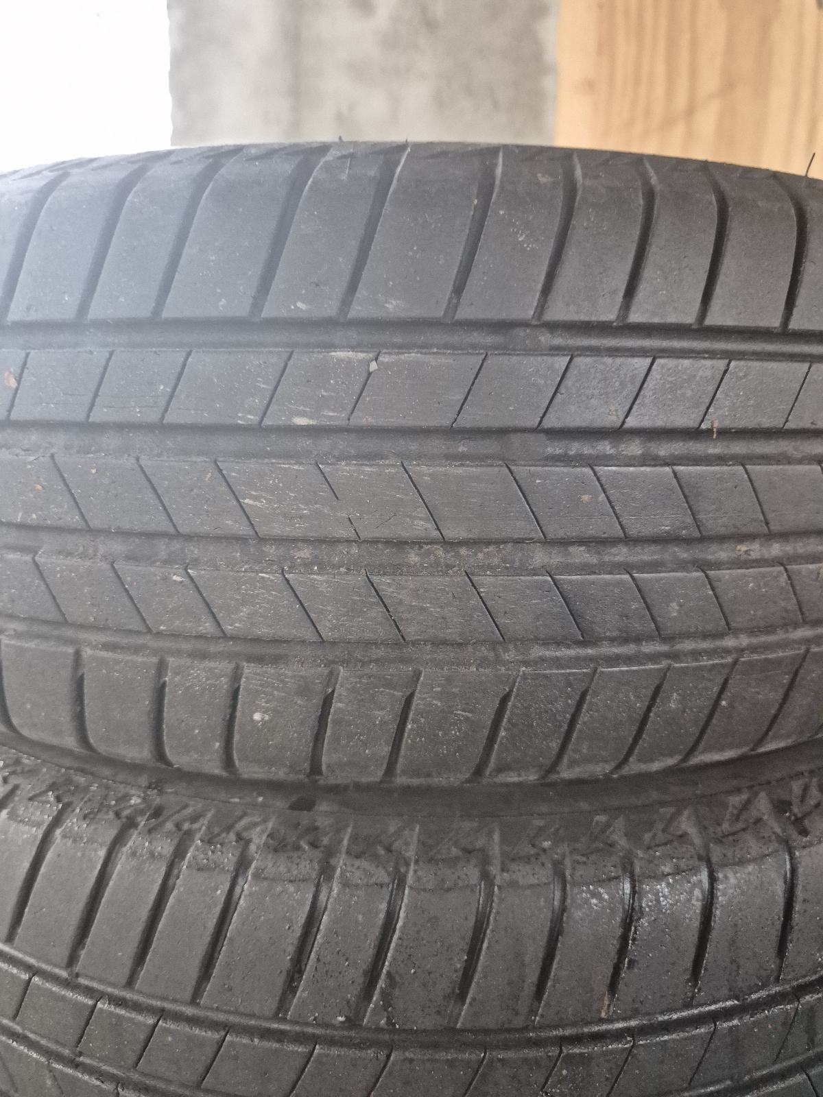 Gume Bridgestone 195/65/15 ljetna 4 kom.