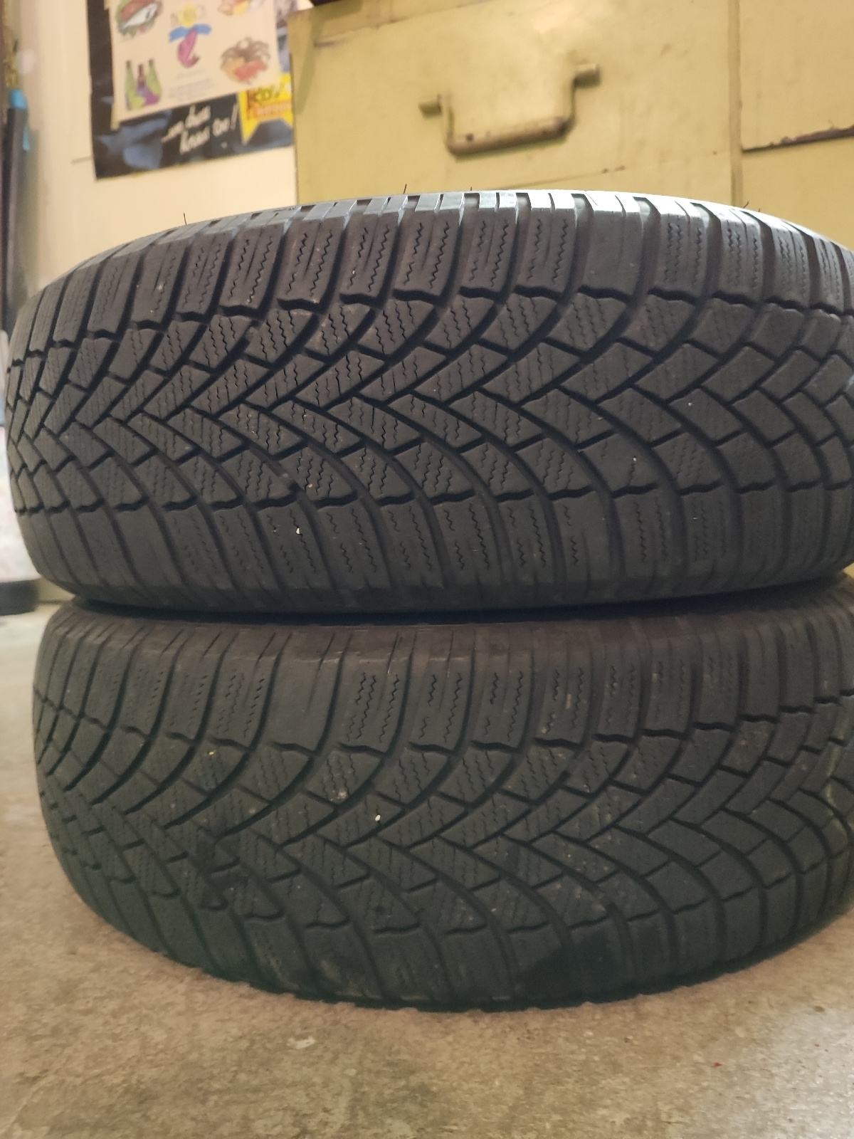 Gume Bridgestone 195/65/15 zimske 2 kom.