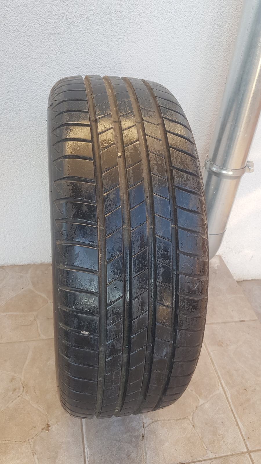 Gume Bridgestone 205/55/16 ljetna 4 kom.