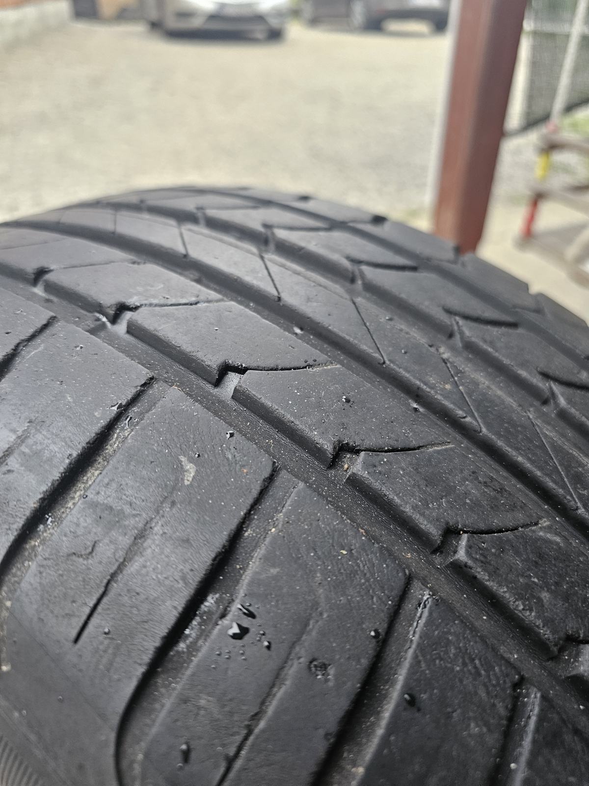 Gume Bridgestone 285 45 19 , 2kom i 255 50 19 2 kom..set za BMW X5, X6