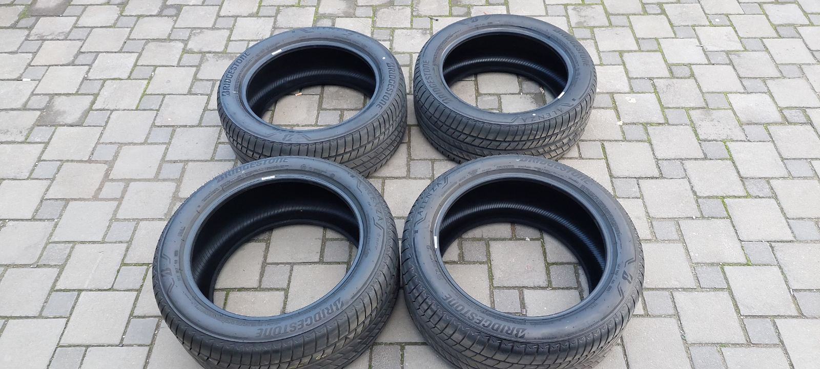 Gume Bridgestone 305/40/20 ljetna 2 kom.
