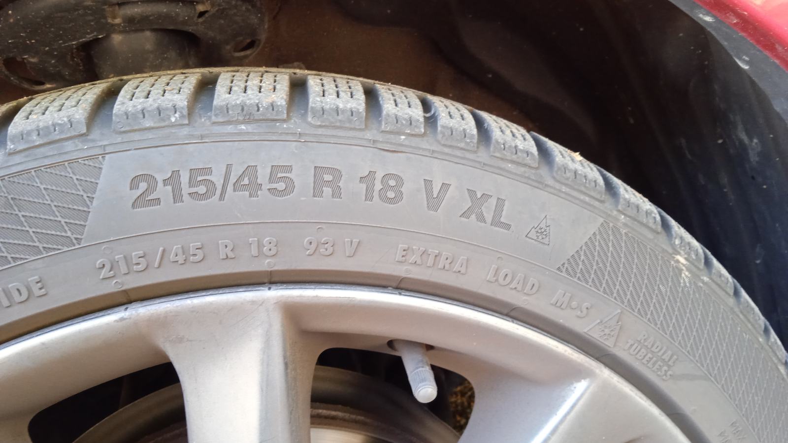 Gume Continental 215/45/18 zimska 4 kom.