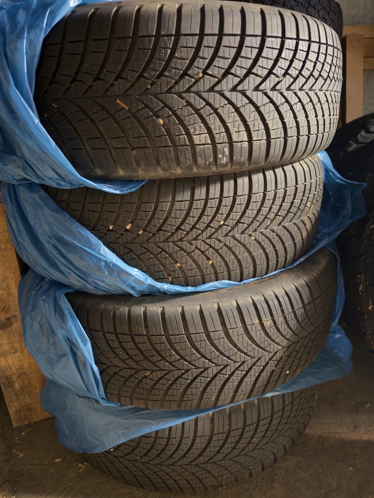 Gume Goodyear Vector G3 215/60/17 100H cjelogodišnja 4 kom.