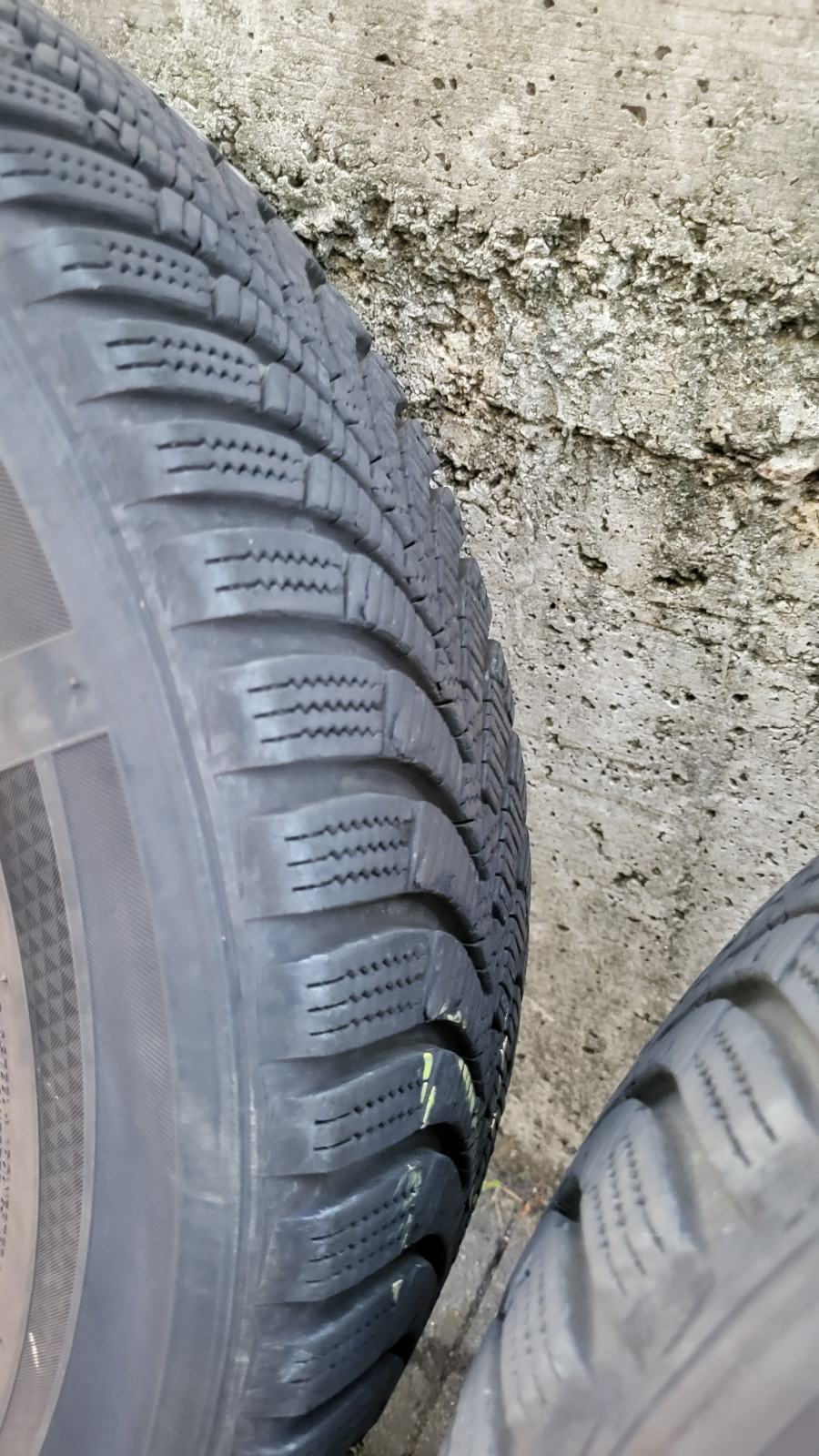 Gume Hankook 185/65/15 zimska 2 kom.