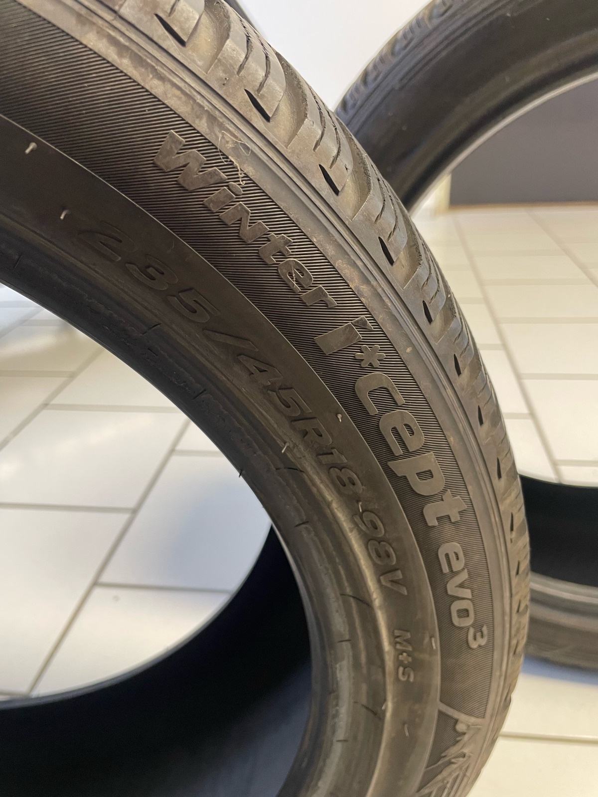Gume Hankook 235/45/18 zimska 4 kom.