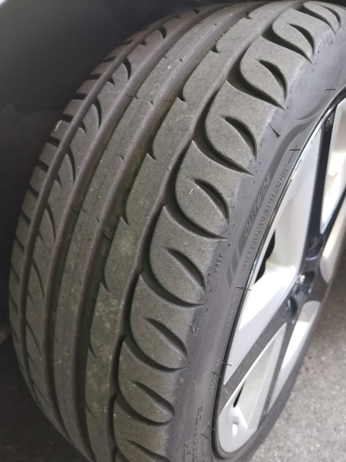 Gume Kormoran 215/45/17 ultra performance 4 kom.