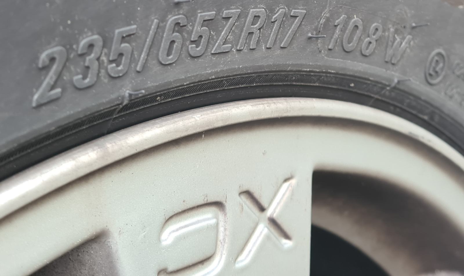 Gume Maxis 235/65/17 ljetna 4 kom., dot 4623