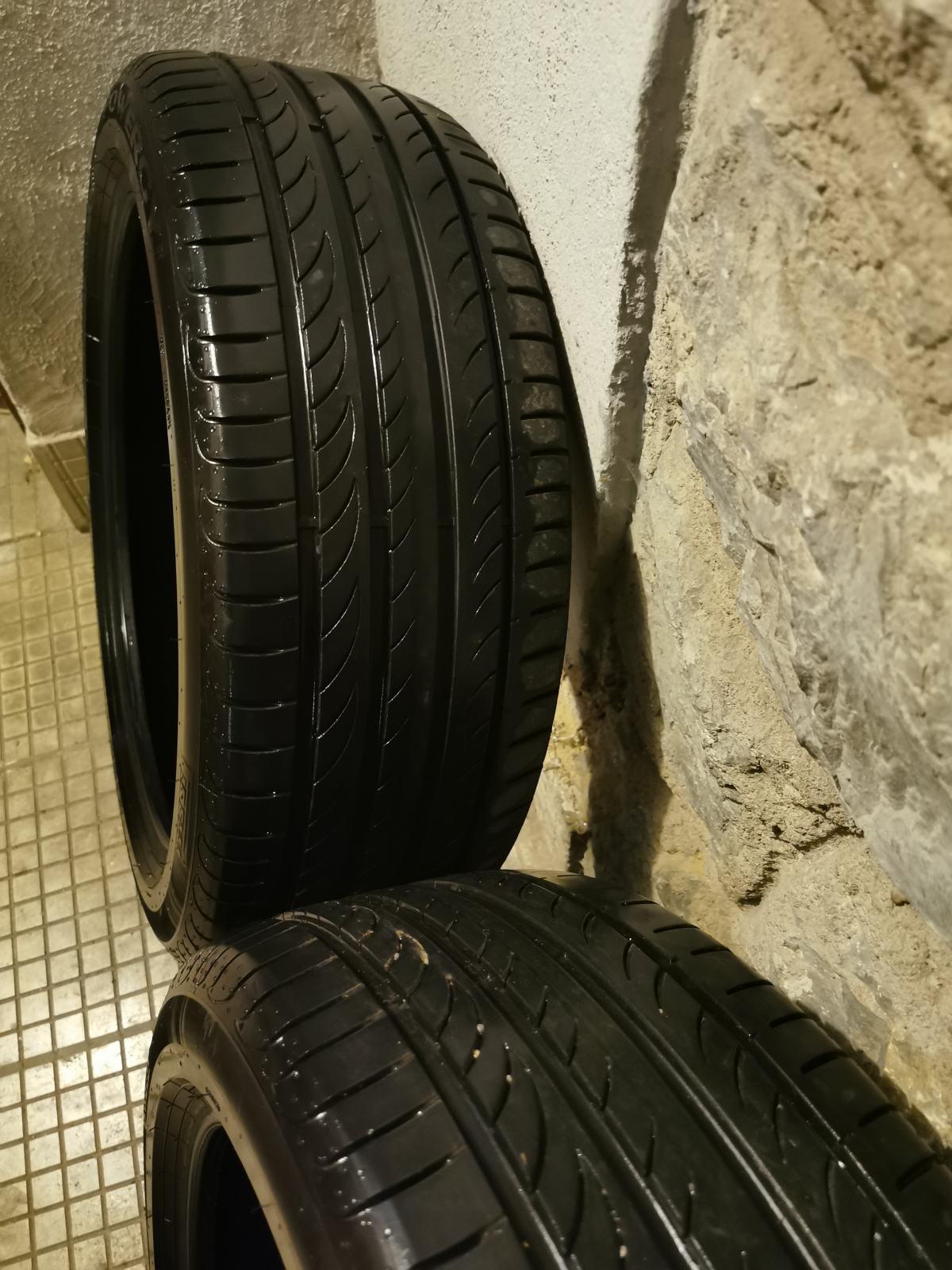 GUME PIRELLI POVERGY 215/45/18 ljetna 4 kom. KAO NOVE, SAMO 85 EUR/KOM