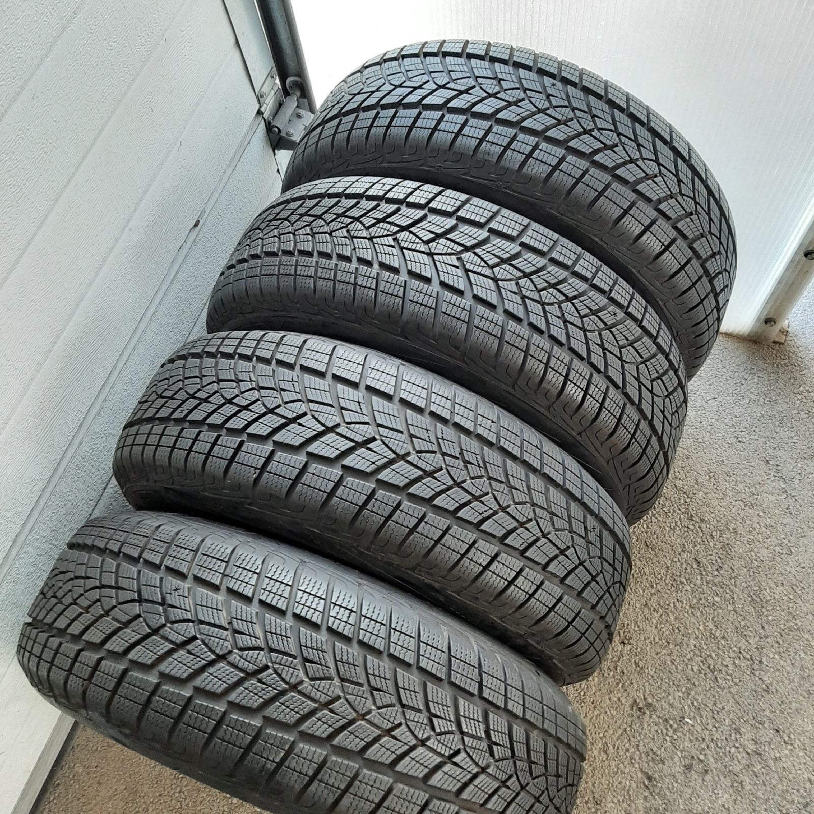 zimske gume 215-70-16