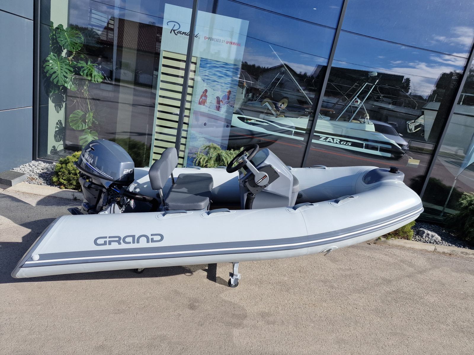 Grand S330 HL + YAMAHA F20 - AKCIJSKI KOMPLET