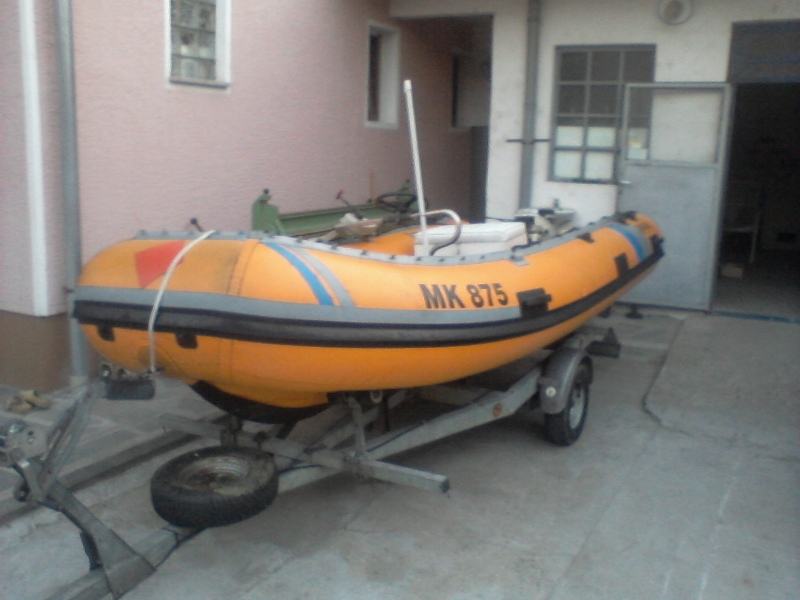 GUMENI ČAMAC SA MOTOROM