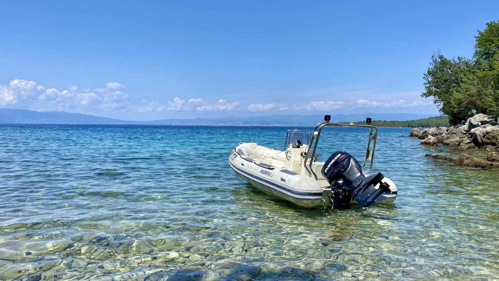 Gumenjak Maestral 490