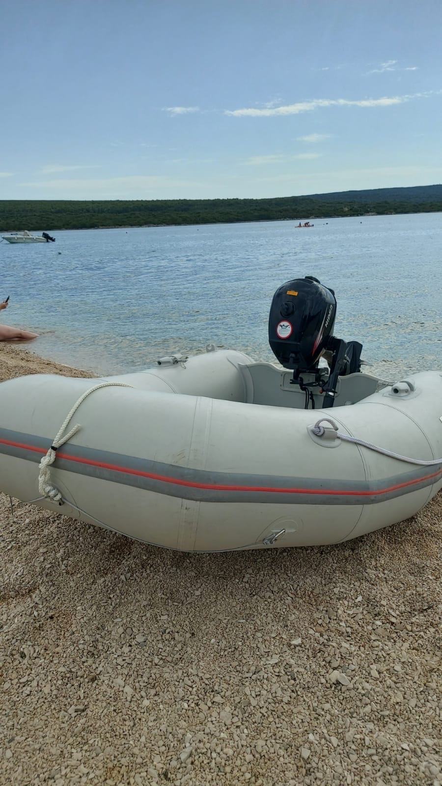 Gumenjak, Tender sa motorom