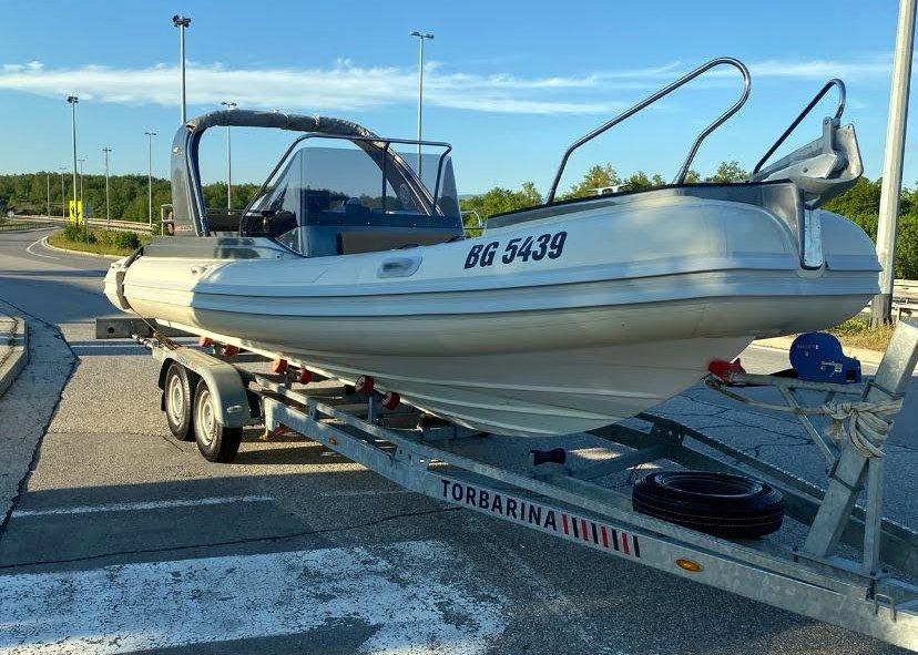 SHARK BF 23 GUMENJAK - HONDA BF 150 MOTOR - TORBARINA PRIKOLICA