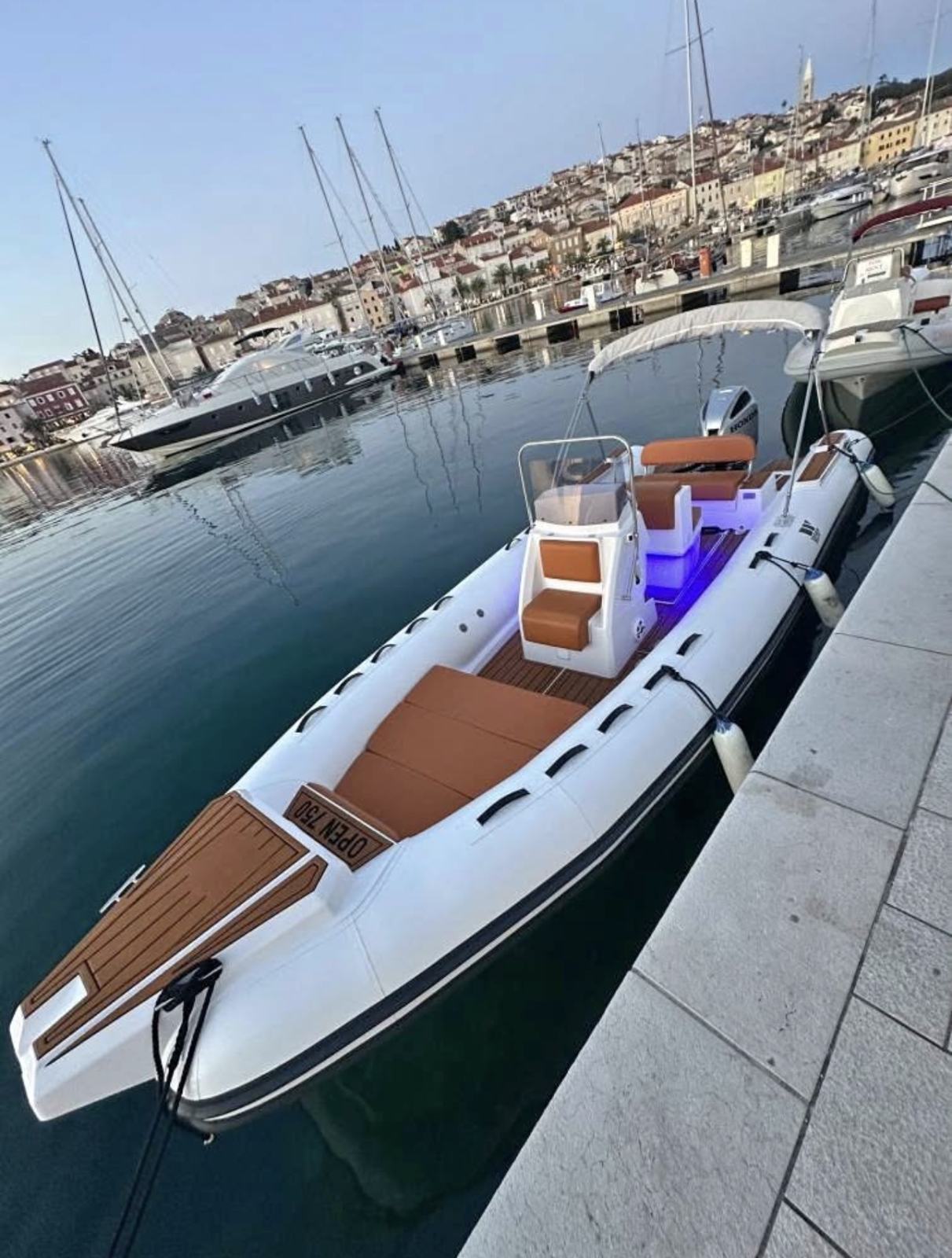TIGER MARINE OPEN 750***** HONDA 200******