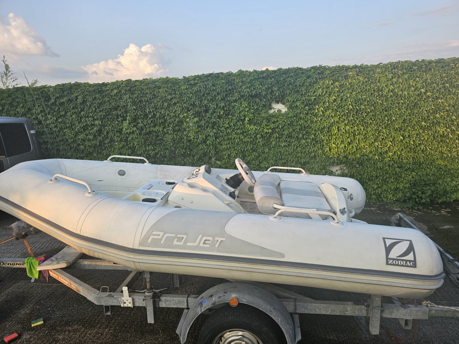 Zodiac 350 jet tender