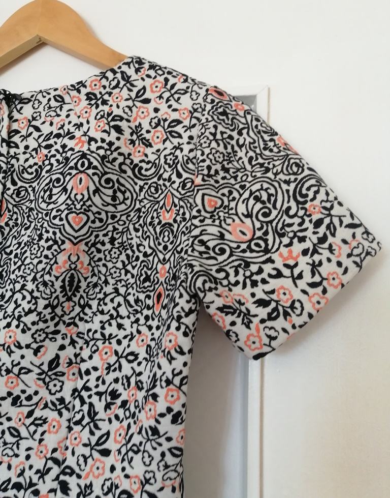 H&M haljina brokat uzorka