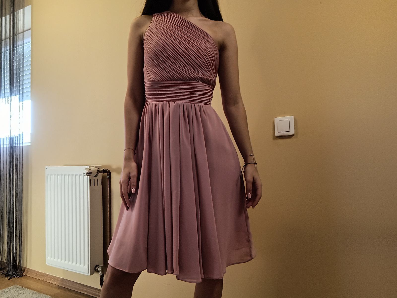 haljina na jedno rame