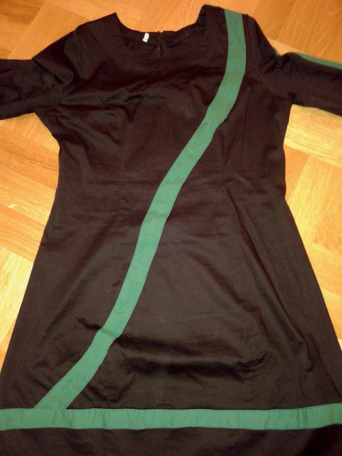 NIT haljina sa zelenim detaljem