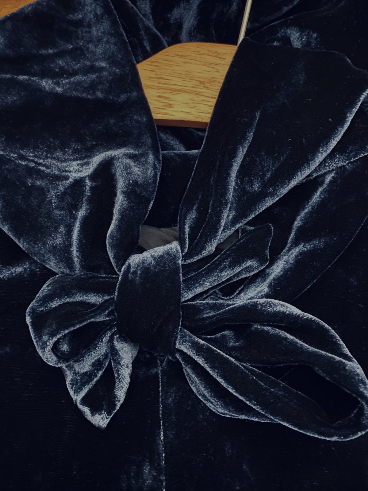 Plava midi pliš haljina vel M /L viskoza i svila mix NOVO Italy