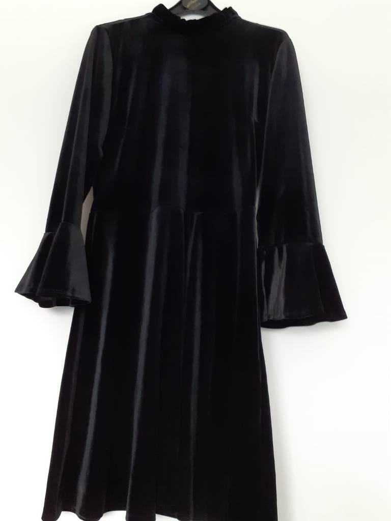 Plišana crna haljina 38/40