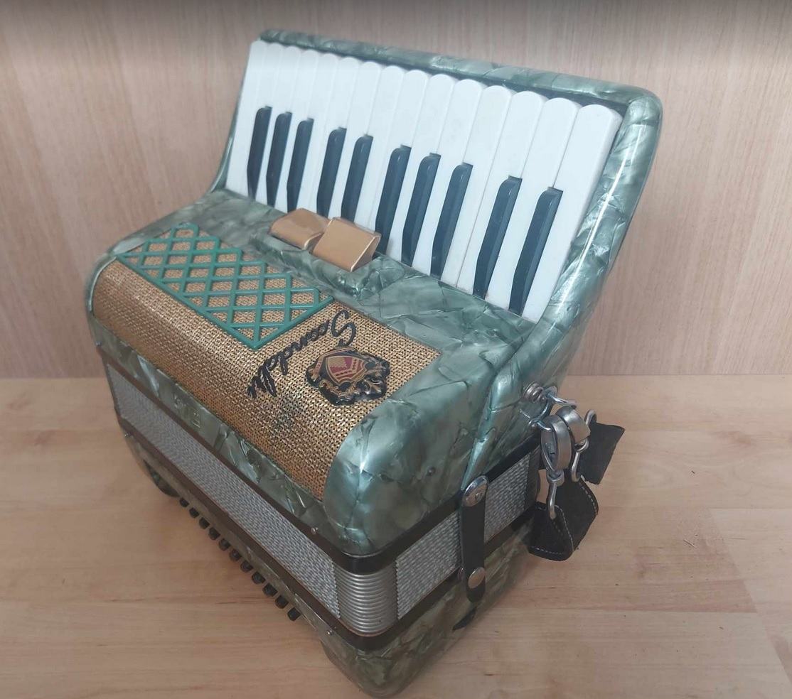 32 BAS HARMONIKA SCANDALLI