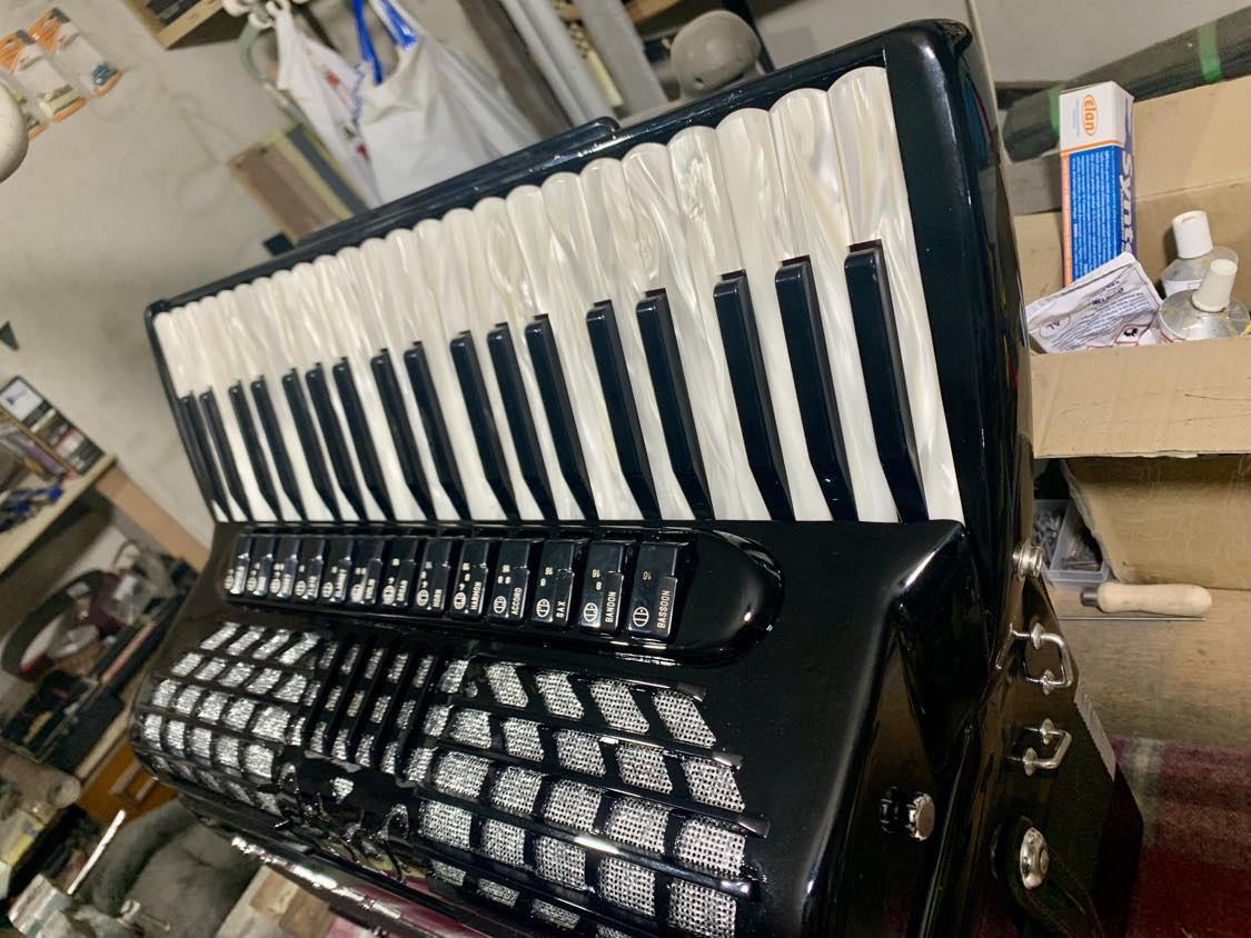 BUGARI ARTIST NA PRODAJU Akcijska cijena