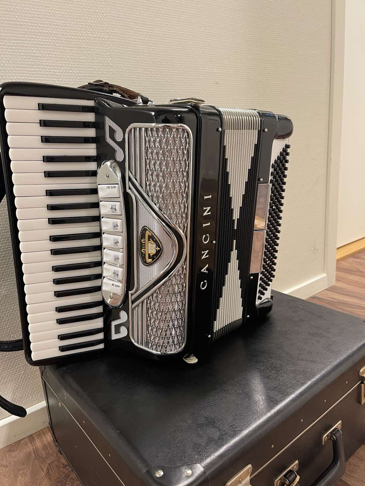 Harmonika Cancini 120 bas 7+2 +Sordina