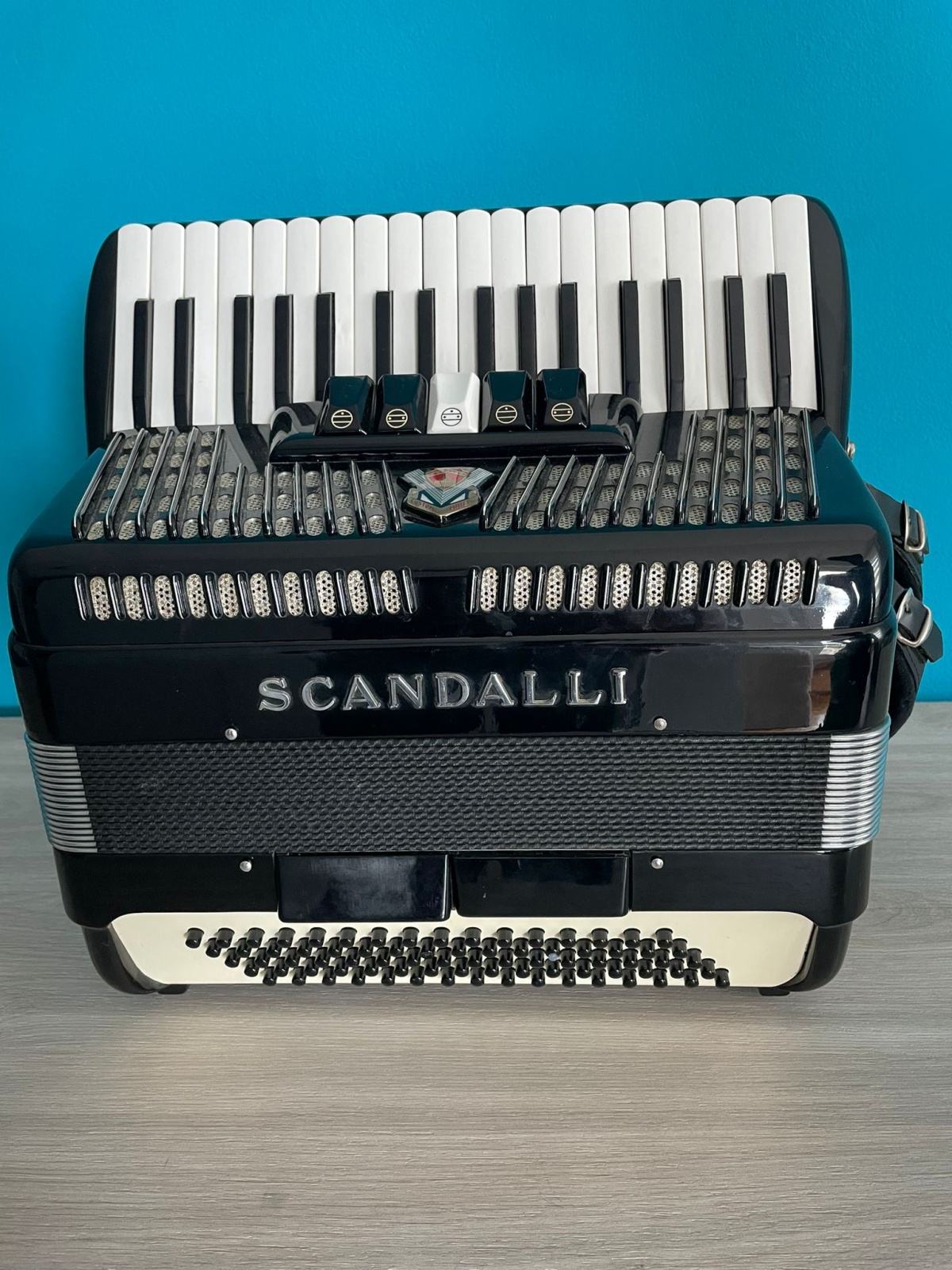 Harmonika SCANDALLI 80 basova