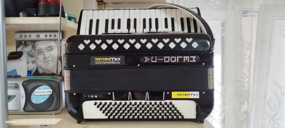 Klavirska harmonika 96 basna _Valerija sa midi sistemom Totter midi.