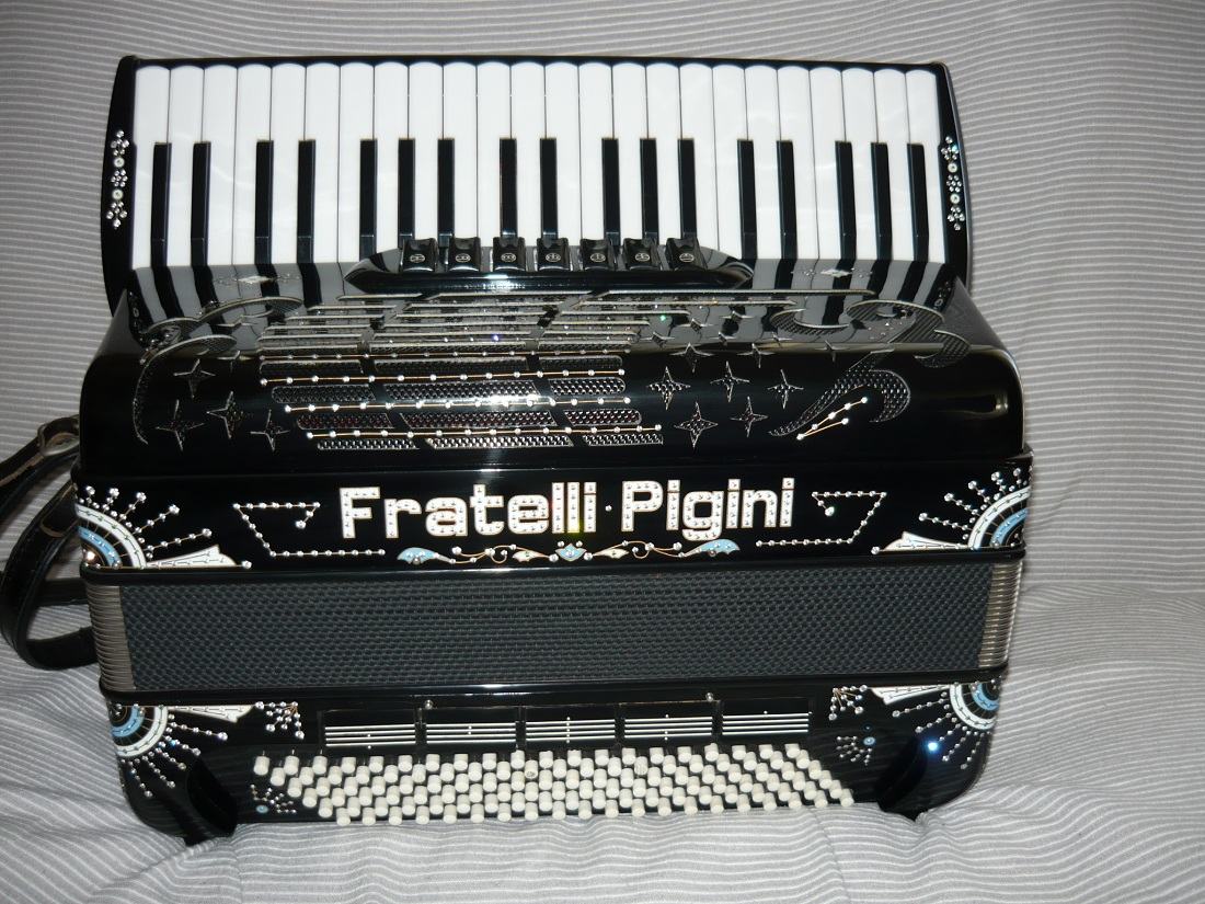 Pigini-Fratelli Pigini, 120b, musset 4/5 glasna