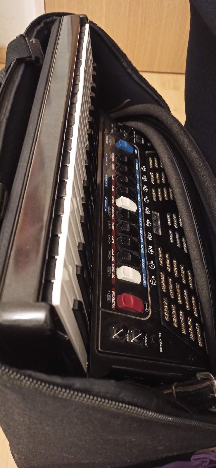 Roland FR-3s elektronska harmonika