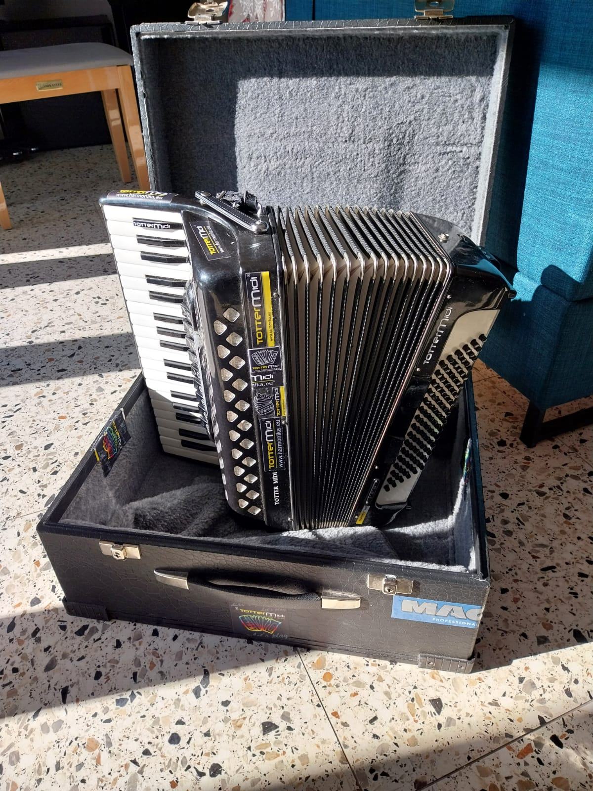 TotterMidi 96 basova