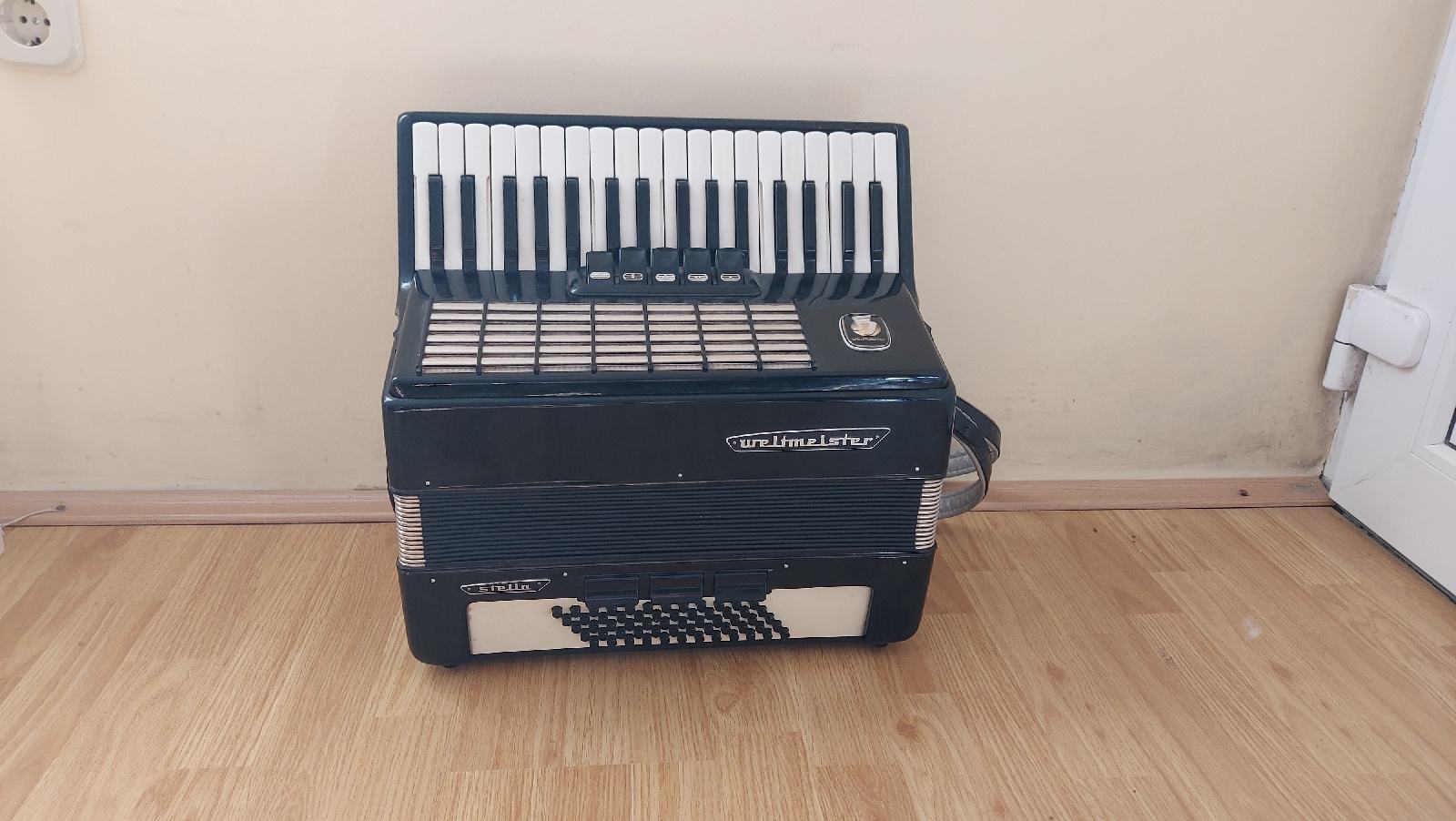 Weltmeister Stella 60 basova