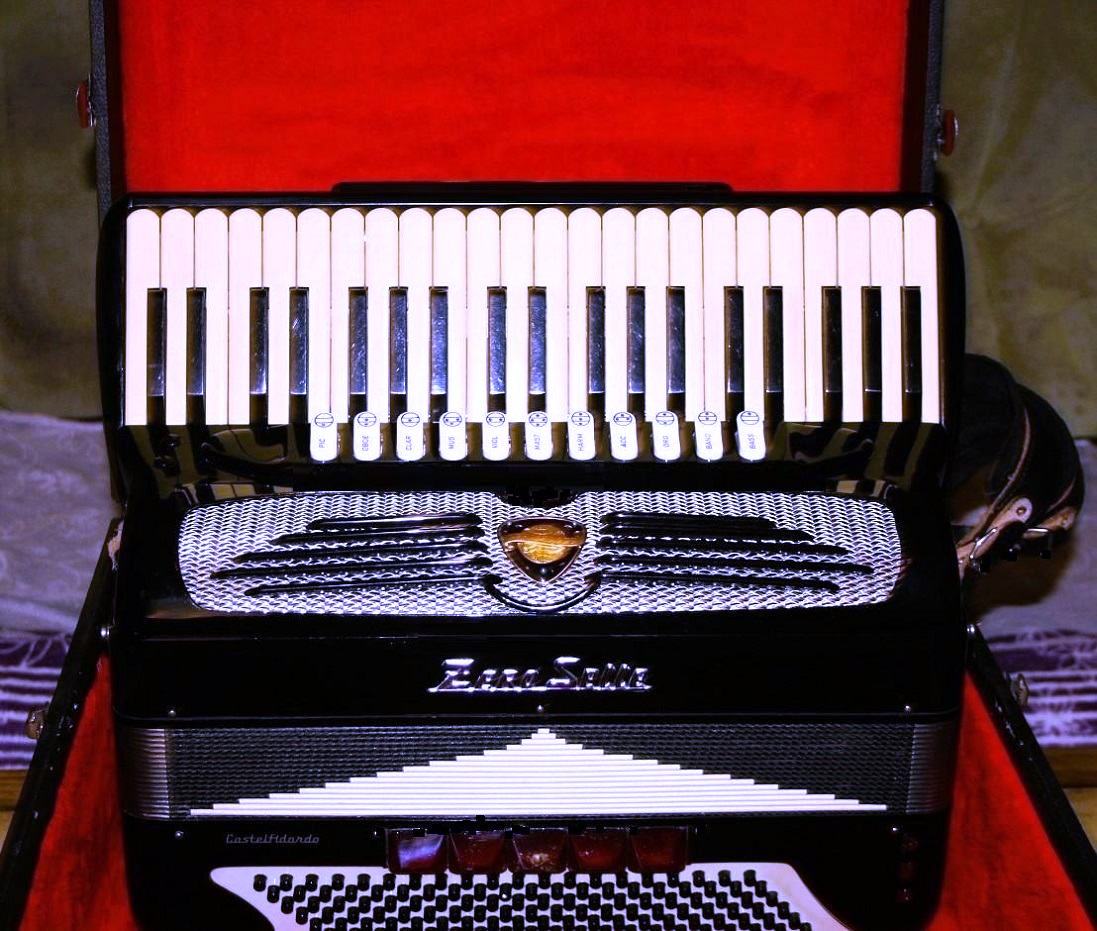 Zero Sette B22 120bas 11+M+5 reg 4/5-glasna