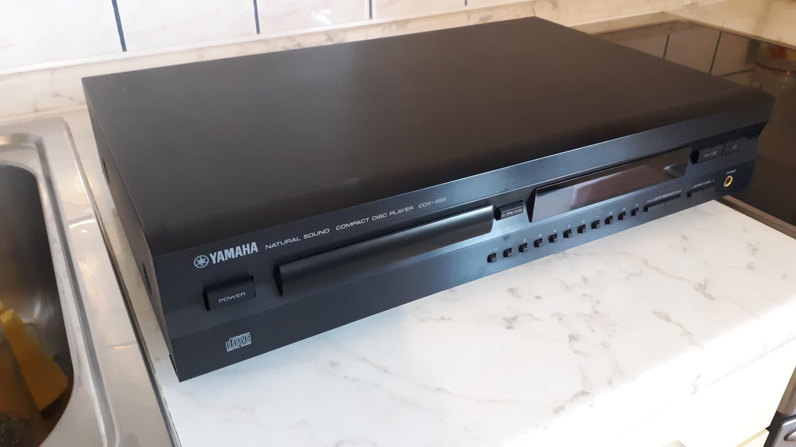 CD player Yamaha CDX-496