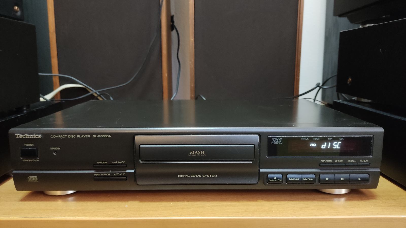 CD PLAYER TECHNICS SL-PG380A