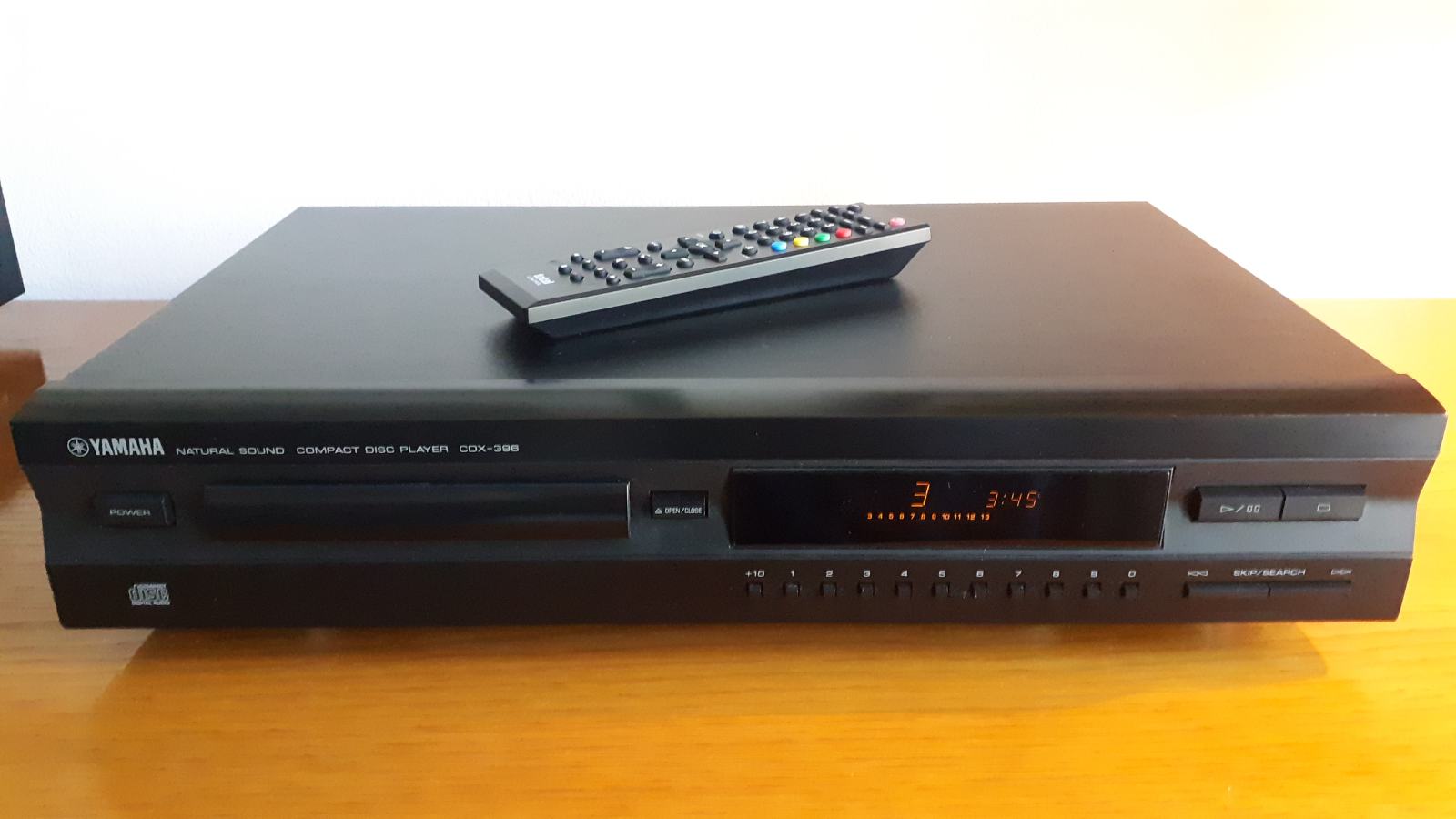 CD player Yamaha CDX-396