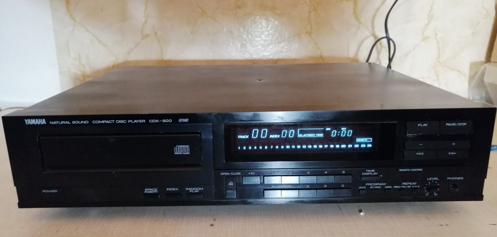 Vintage Hi Fi CD Player Yamaha CDX 900